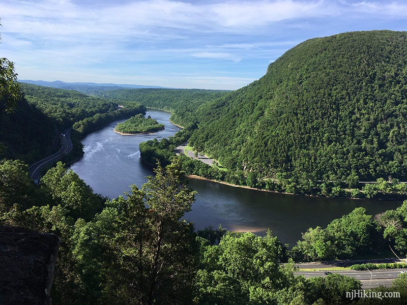 Mt. Tammany - Delaware Water Gap | njHiking.com