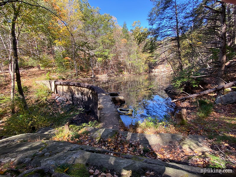 Hiking around Butler Reservoir at Apshawa Preserve | njHiking.com