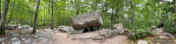 Pyramid Mountain – Tripod Rock | njHiking.com